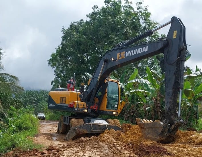 PT Indexim Coalindo Perbaiki Akses Jalan yang Hubungkan Dua Desa di ...