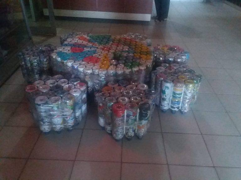 DLH Samarinda Olah Sampah Plastik Jadi Ecobrick Meja dan Kursi - Kaltim ...
