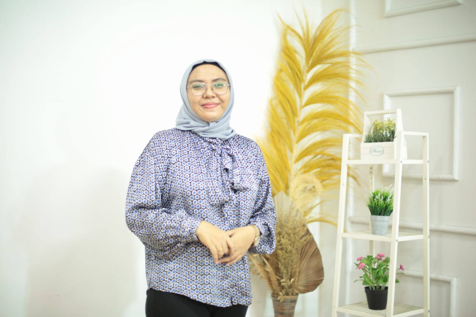 Hampir Menyerah Akibat Skripsi, Nur Helida Kartika yang Lulus Sarjana ...